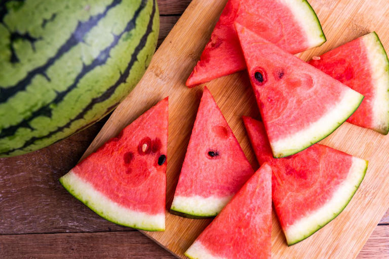 7 fruits to add to your diet in the summer months