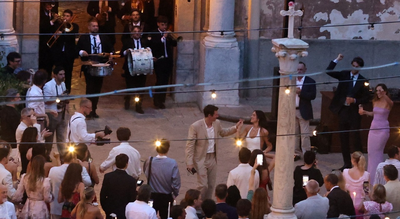Matrimonio Dua Lipa, la festa prosegue a Bagheria: atteso anche Elton ...