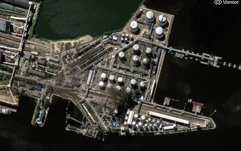 Ukraine uses satellite-guided strikes to hit Russian oil, naval sites