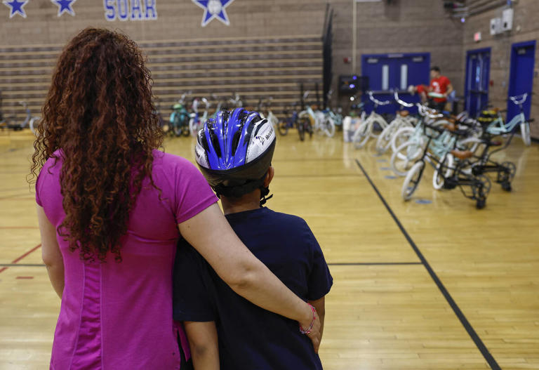 Las Vegas camp teaches people with disabilities to gain independence on ...
