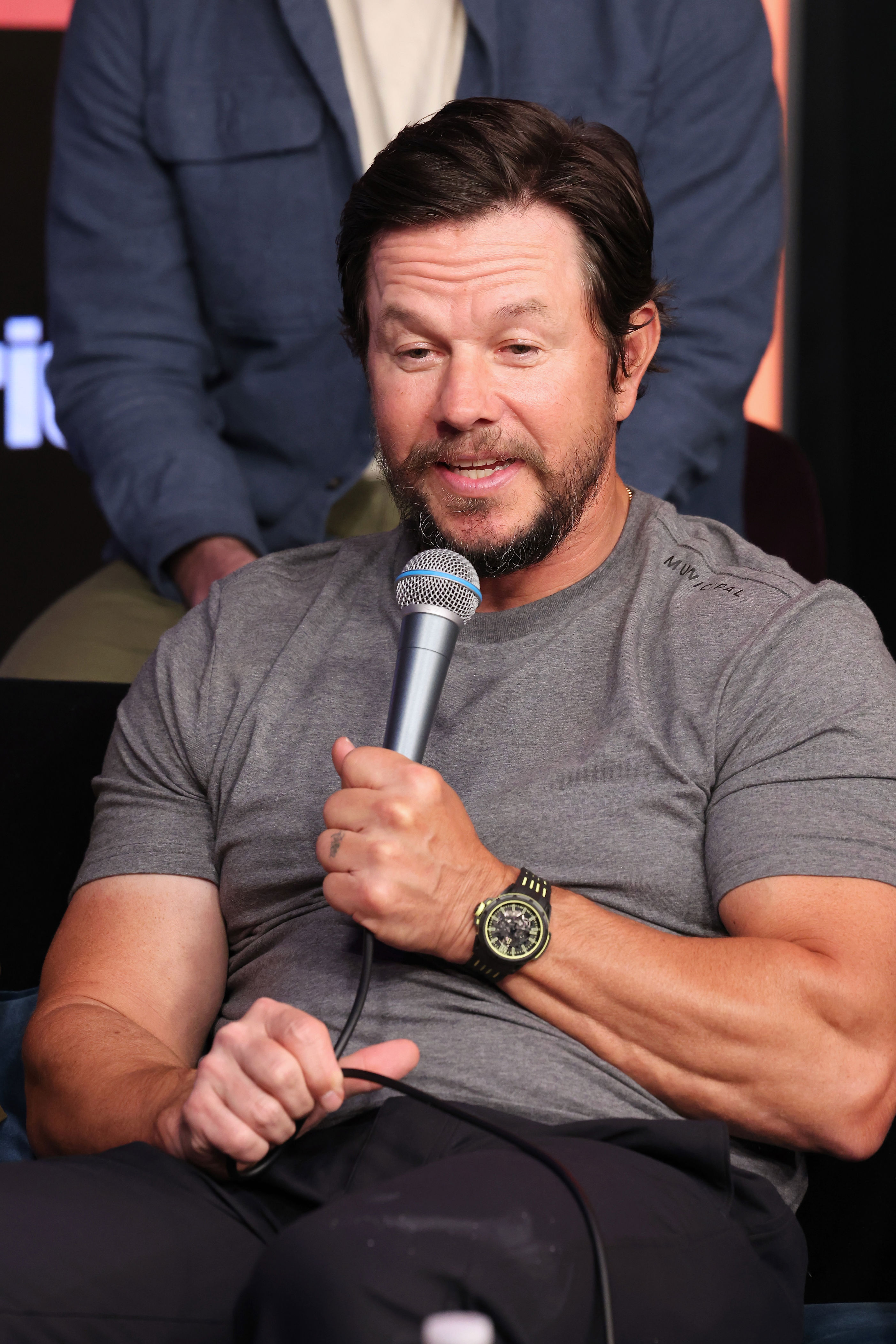 Mark Wahlberg is unrecognizable after shocking transformation for mafia ...