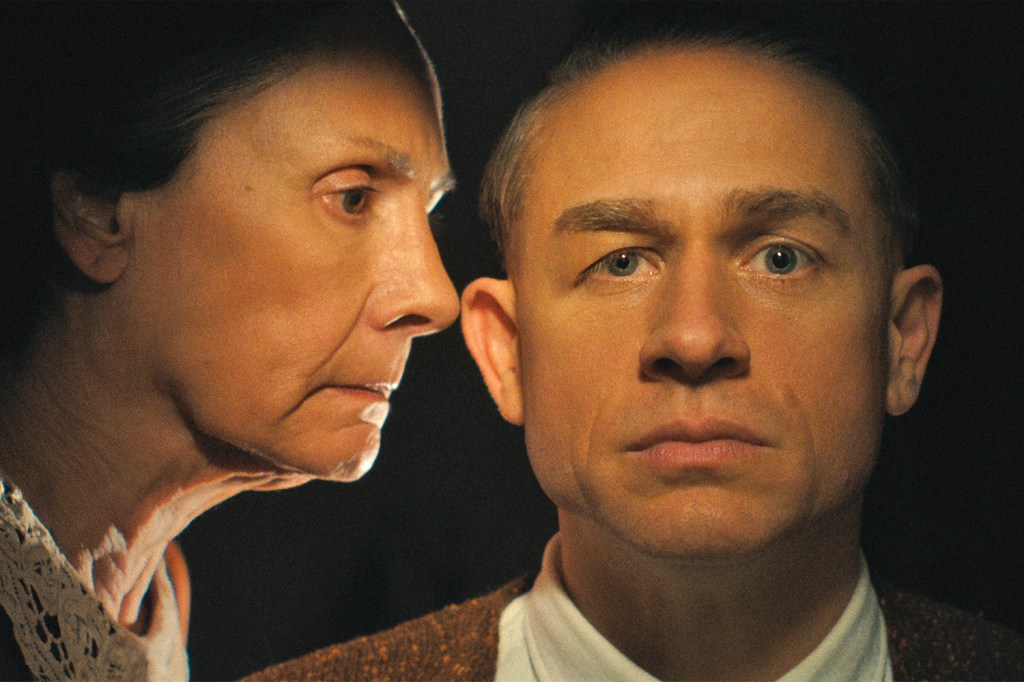 Laurie Metcalf takes on motherhood in 'Big Mistakes,' 'Monster' - and ...