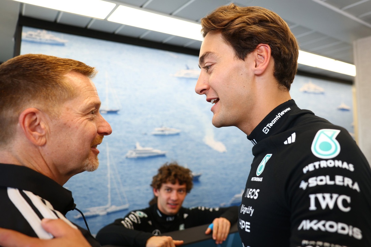 Two worrying trends for George Russell as Kimi Antonelli keeps starring ...