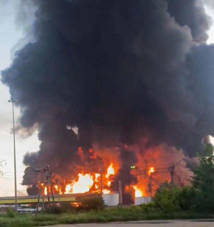 Ukraine launches strikes on St Petersburg after Putin snubbed Zelensky ...
