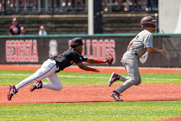Mississippi State loses 7-run lead, falls 13-12 to Georgia in super ...