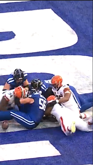 The Cleveland Browns defense scores a touchdown