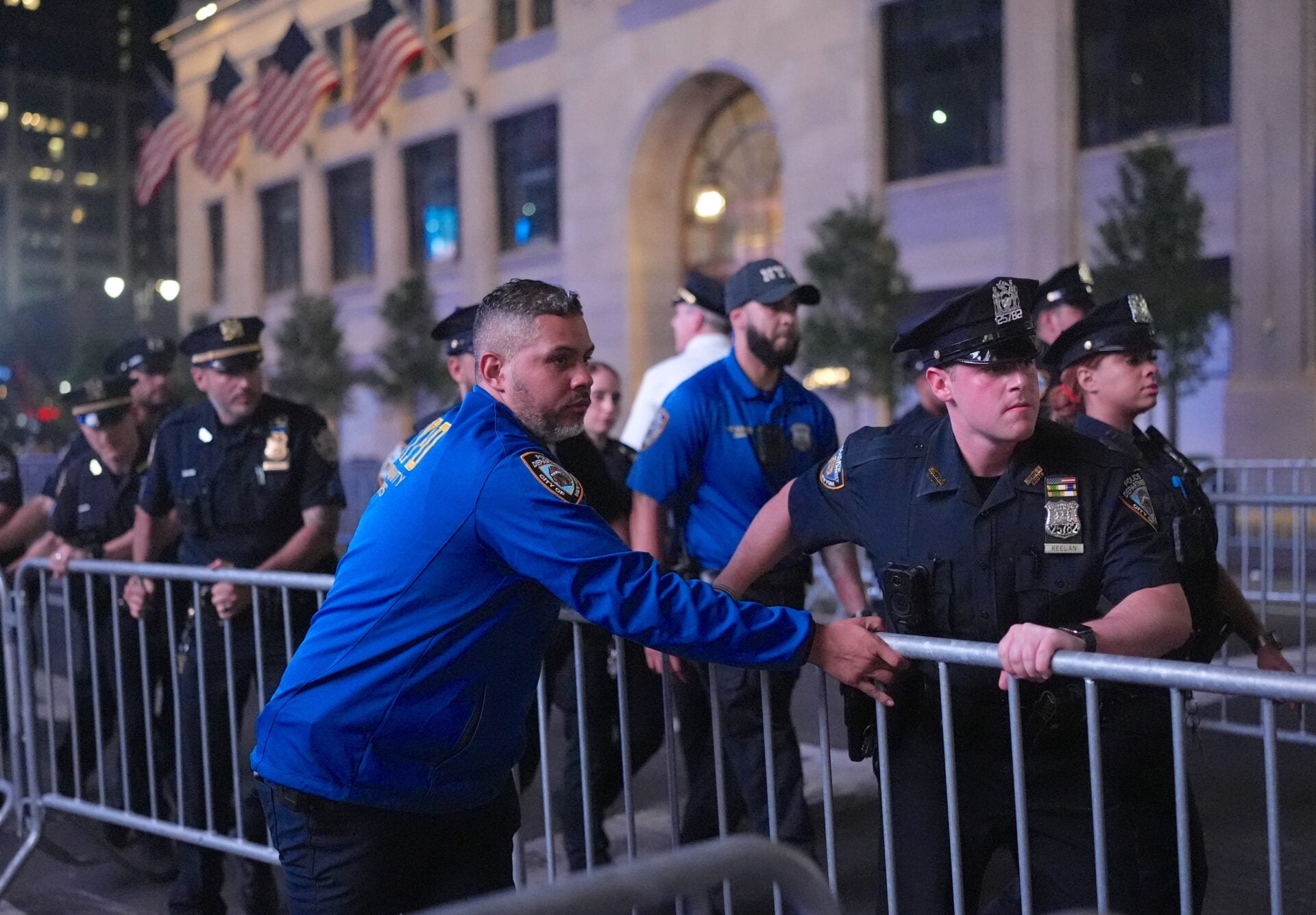 NYC police officer injured in celebrations after Knicks’ Game 2 win: 26 ...