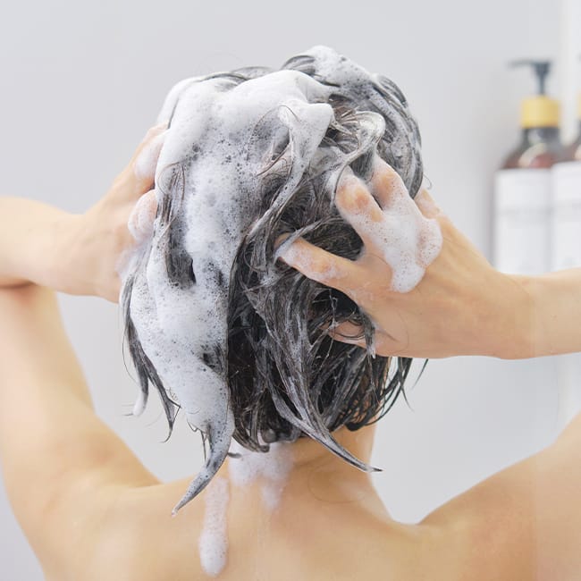 7 wash-and-go hairstyles that make thin hair look fuller in the summer heat