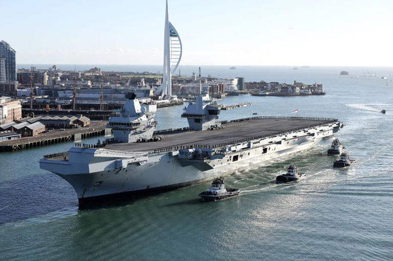 Navy's £3.5bn aircraft carrier breaks down again as Putin issues direct ...
