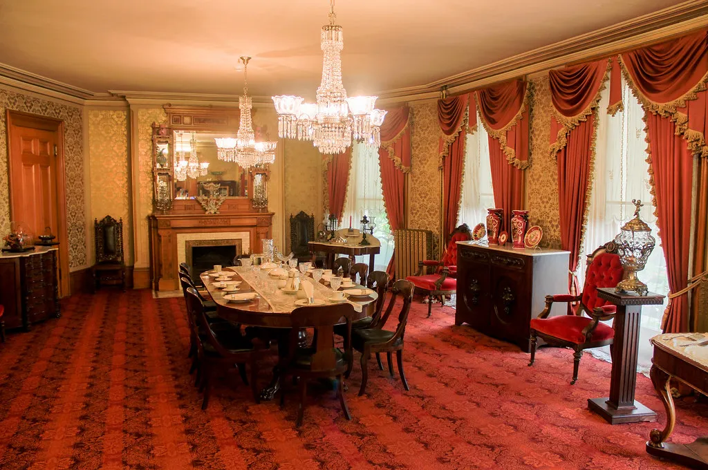 10 things you'll always notice in homes of old-school retirees - a ...