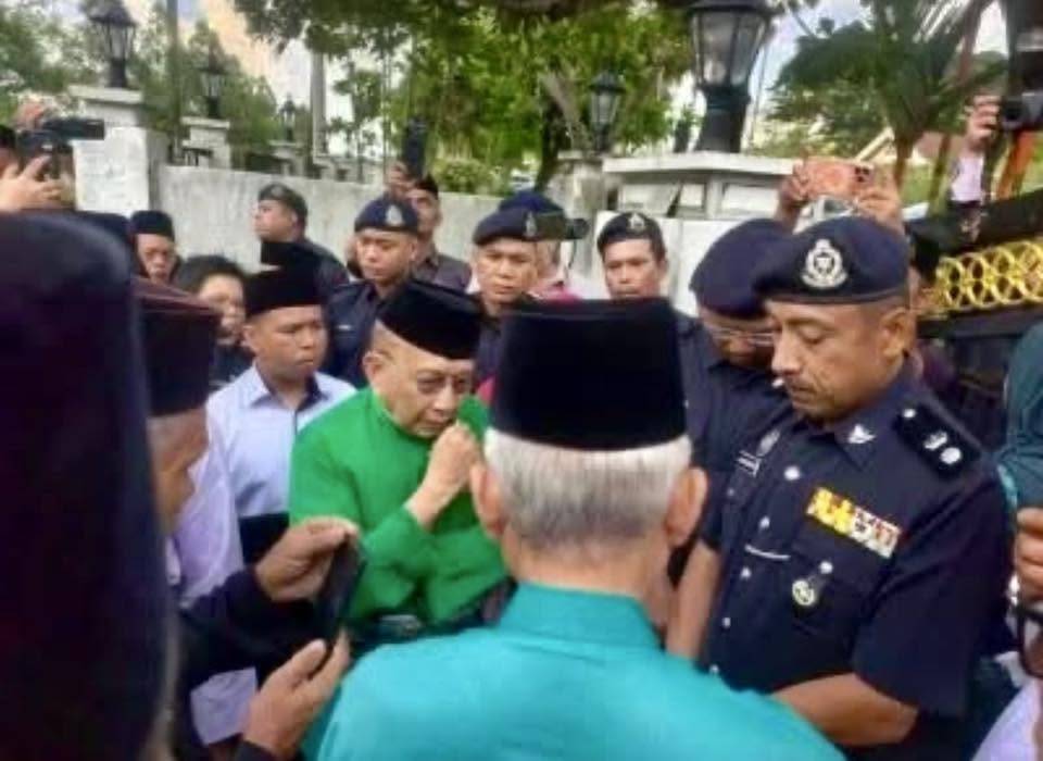 Monarchy and chaos in Negeri Sembilan