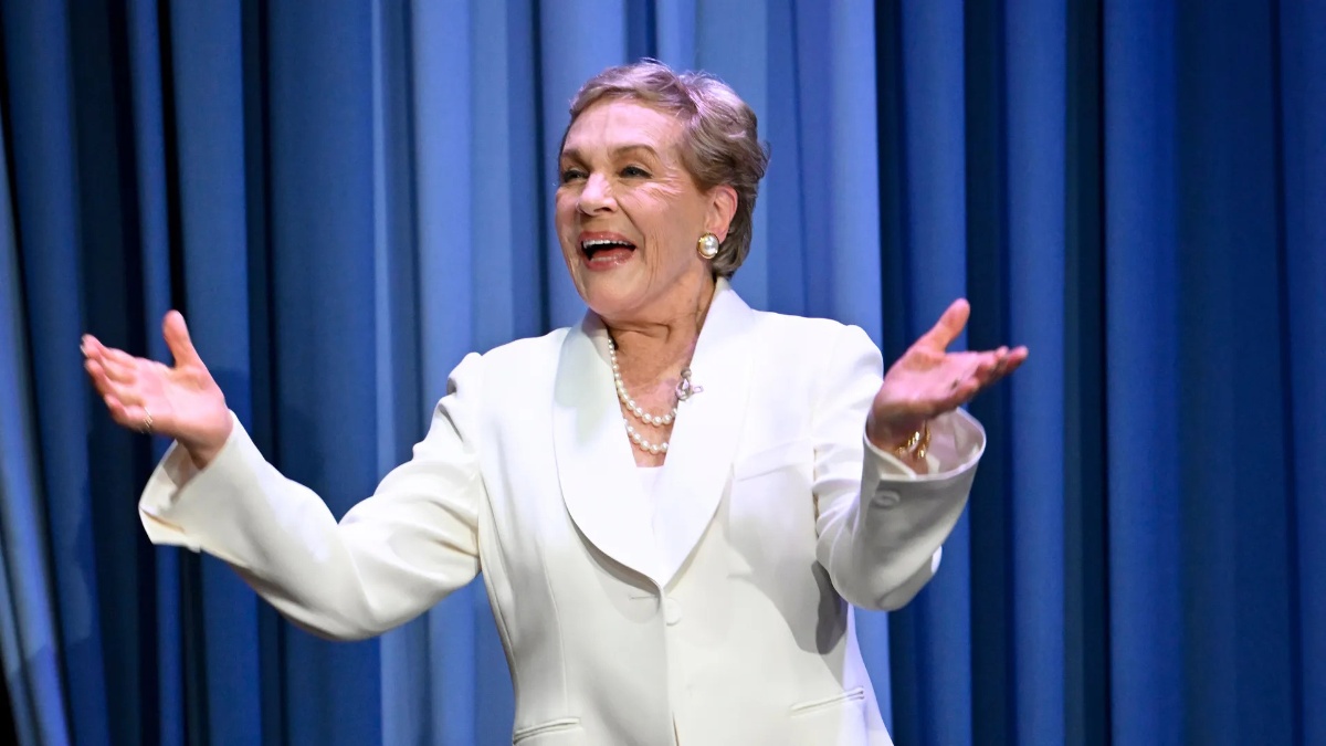 5 core lessons Julie Andrews swears by to age with pure grace and glow