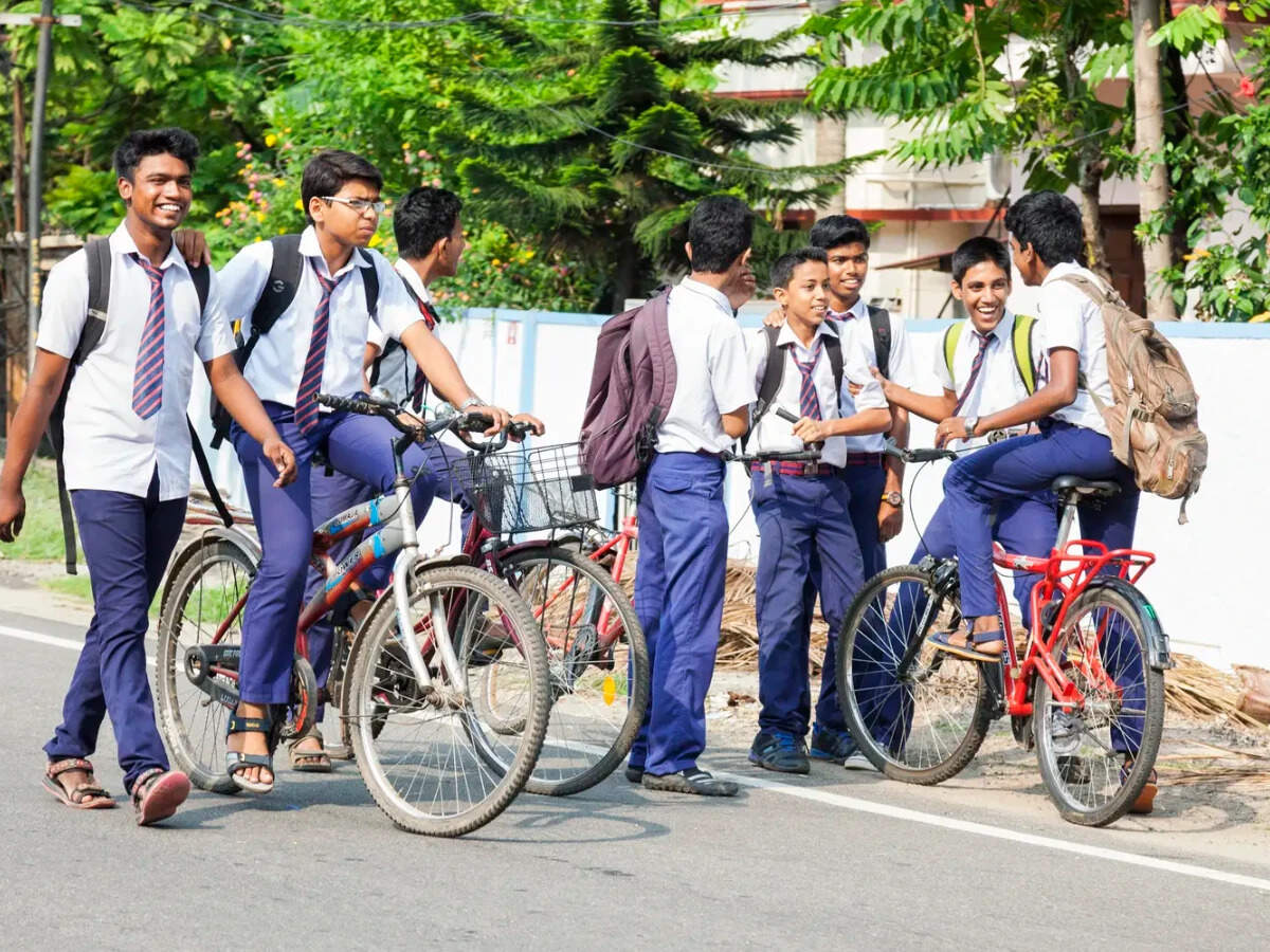 Nearly 150 students of aided school in Kerala's Wayanad fall ill; 38 ...
