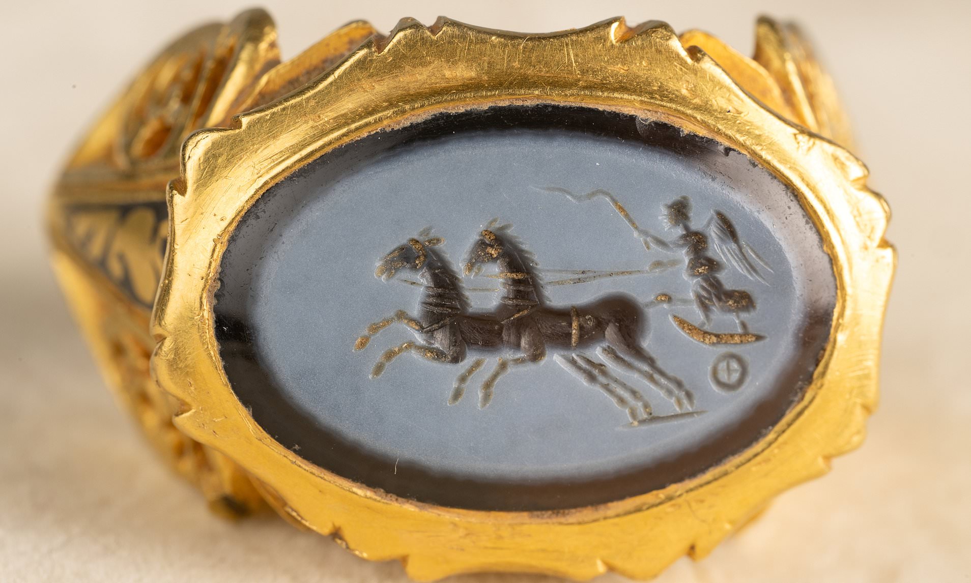 Metal detectorist pays off his mortgage after unearthing rare Roman ...