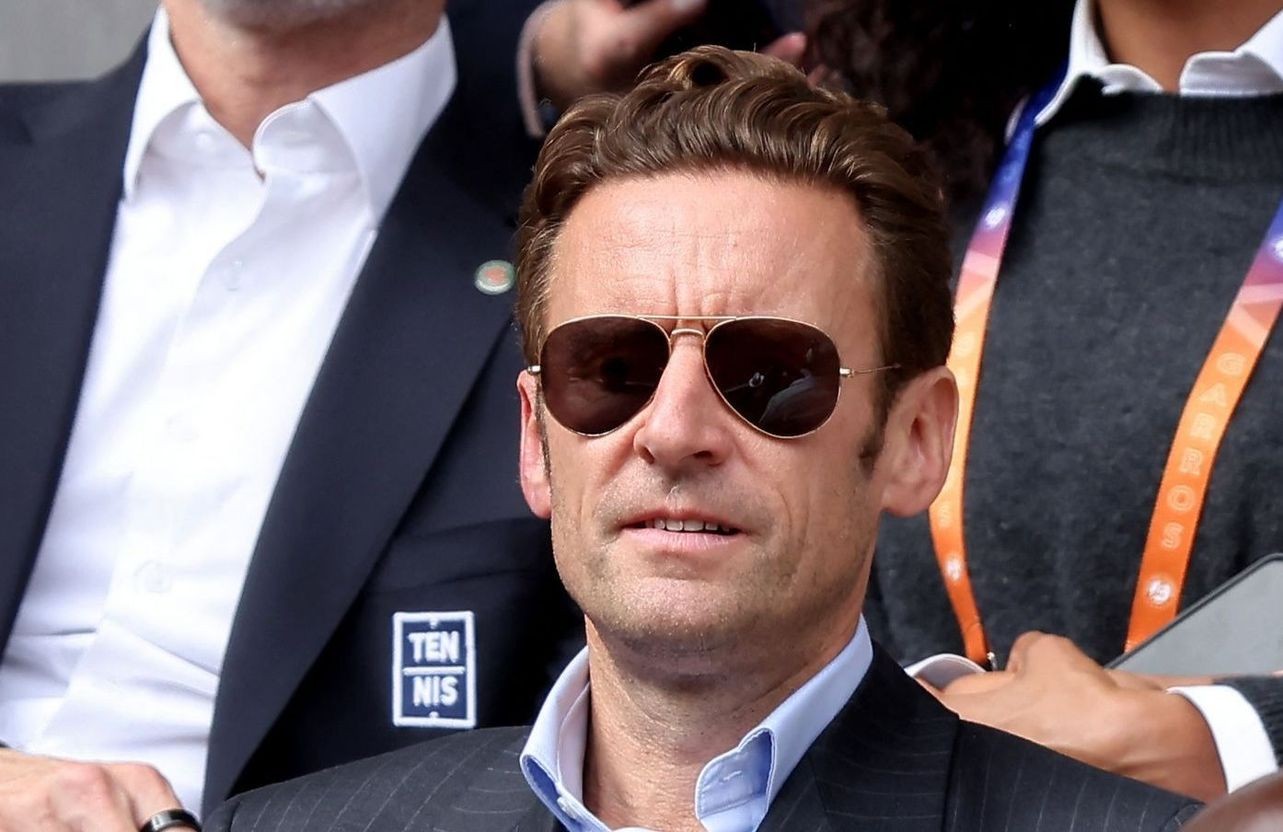 Emmanuel Macron : son frère Laurent fait sensation en tribunes de ...