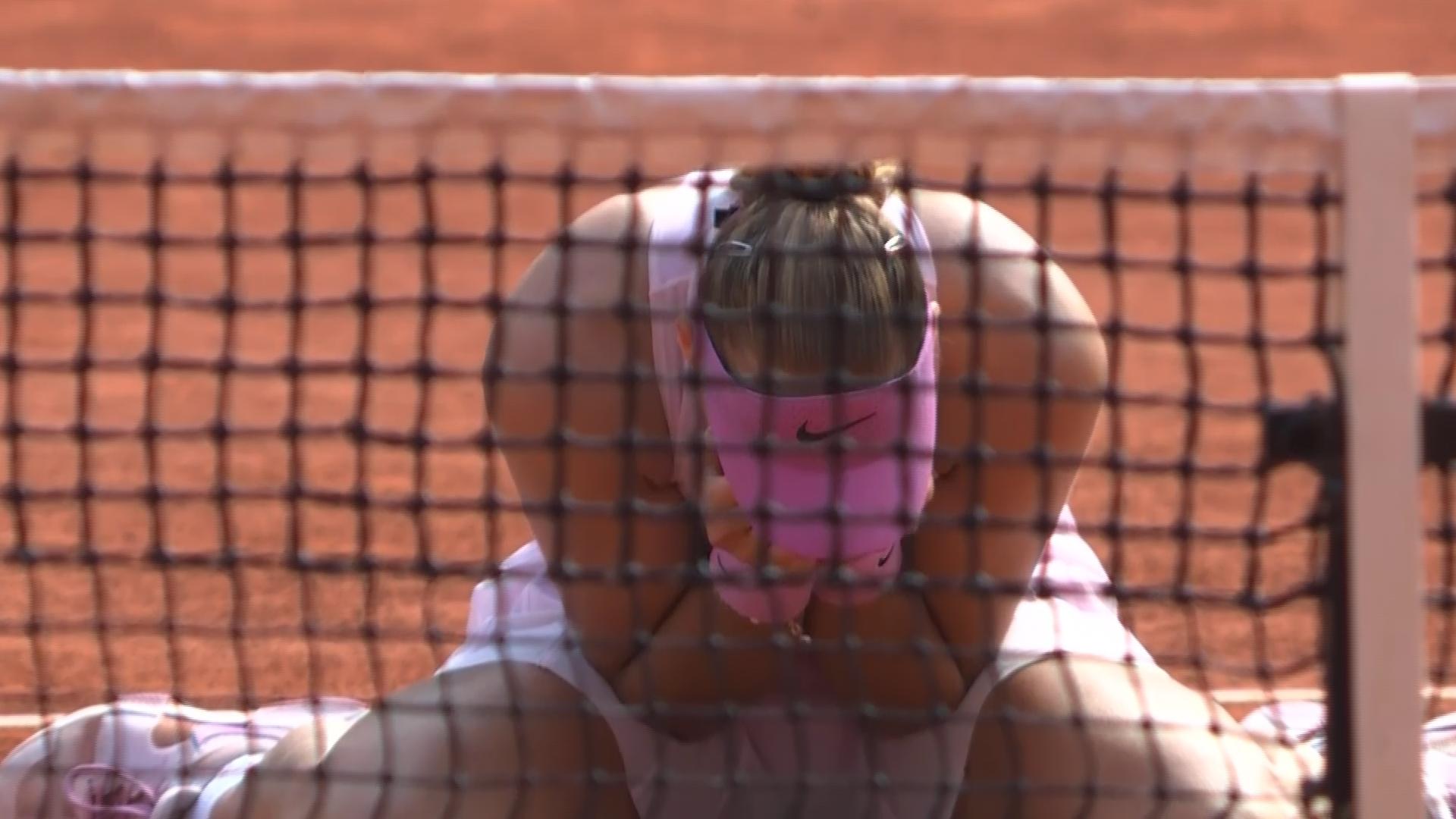 Mirra Andreeva lifts French Open women's title after 6-3, 6-2 win over ...