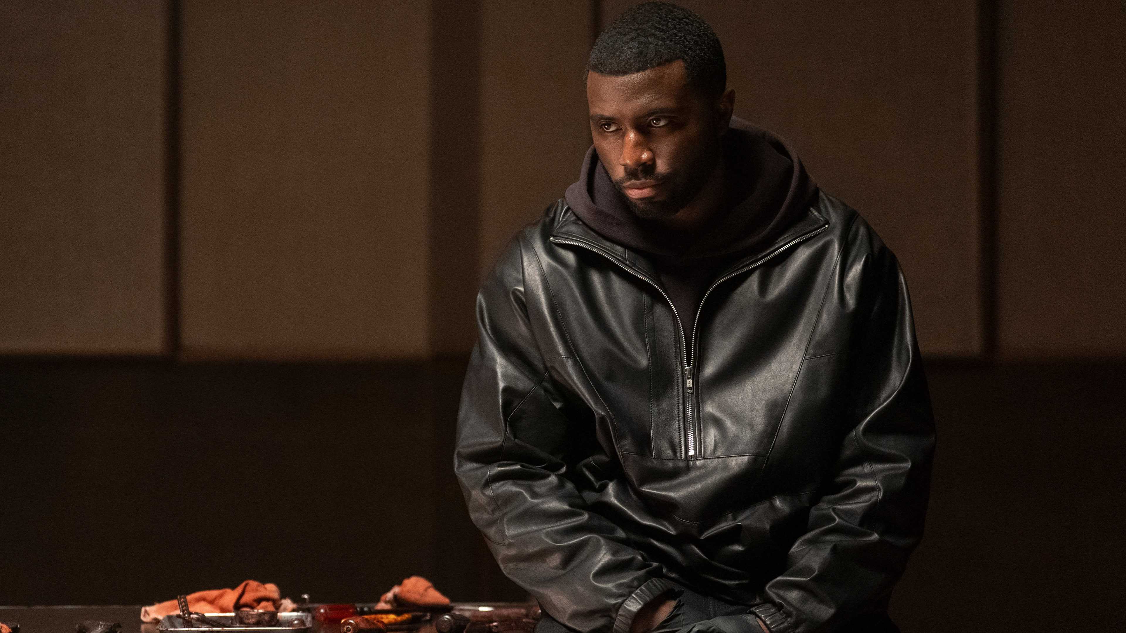 Netflix's 8-part cat-and-mouse crime drama is the perfect weekend binge