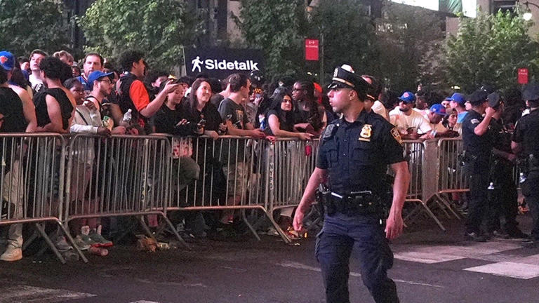 Numerous Knicks fans arrested, cop injured during Game 2 NBA Finals ...