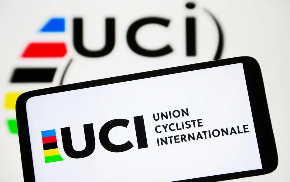 UCI bans front jersey pockets and limits bike computer size