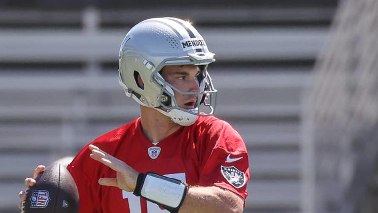 Breaking down Raiders' newfound quarterback room