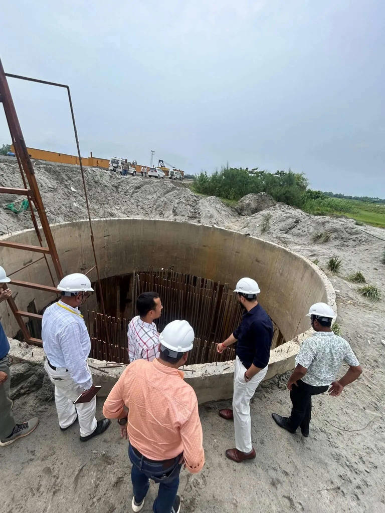 Jorhat DC inspects Jorhat-Majuli bridge construction site, stresses ...