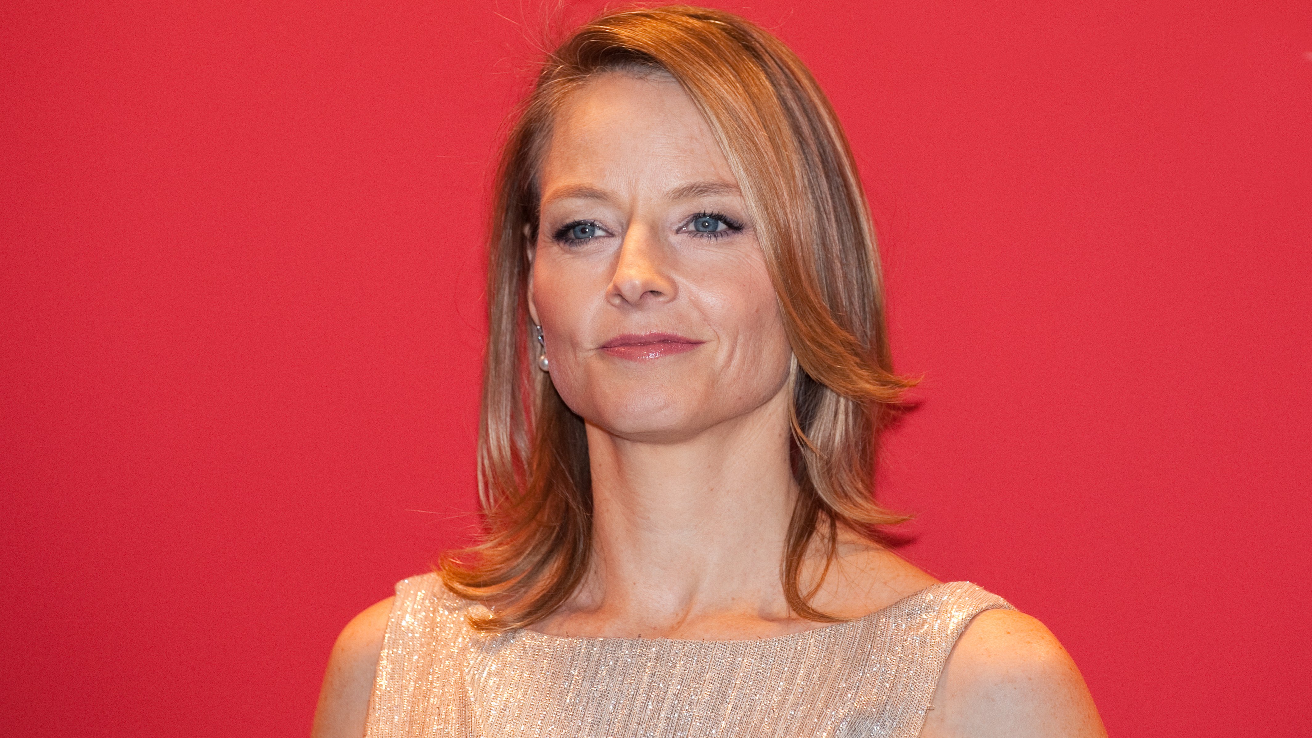 63-letnia Jodie Foster na czerwonym dywanie z synem. Charles idzie w ...
