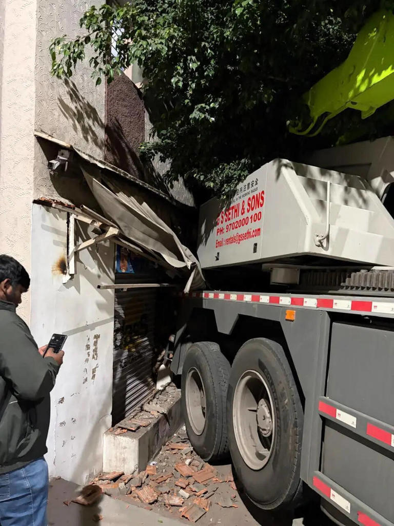 Brakes fail, crane moves backward and hits building in Bengaluru