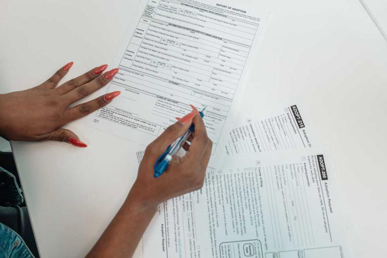 Video: Unemployed man vlogs UIF application process experience in offices