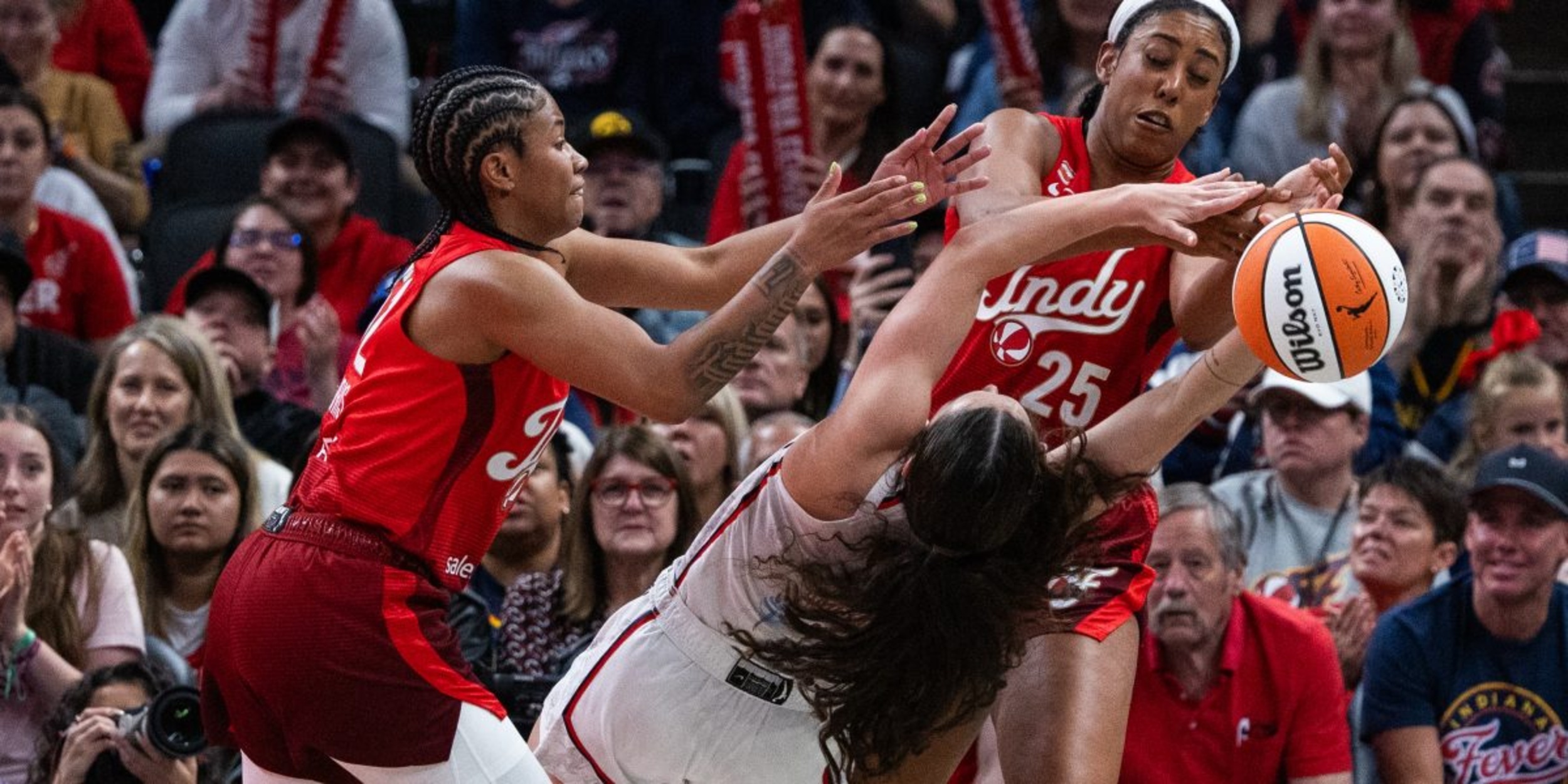 Indiana Fever veteran sends message amid lack of playing time