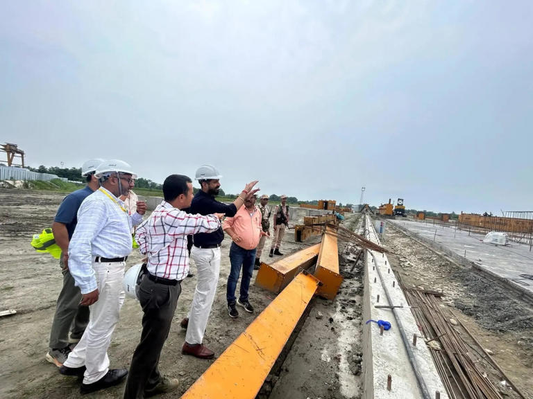 Jorhat DC inspects Jorhat-Majuli bridge construction site, stresses ...