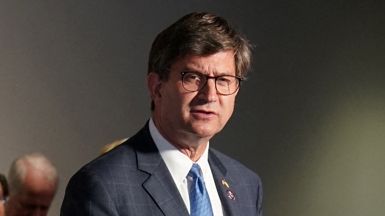 Top House Democrat says there's 'no way' Platner didn't know tattoo's ...