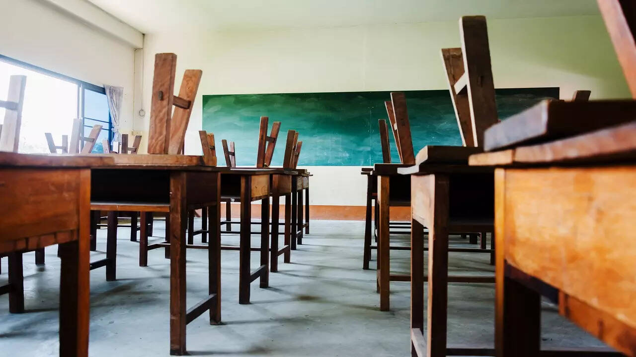 150 students fall ill in Kerala's Wayanad, 38 hospitalised, school shut ...