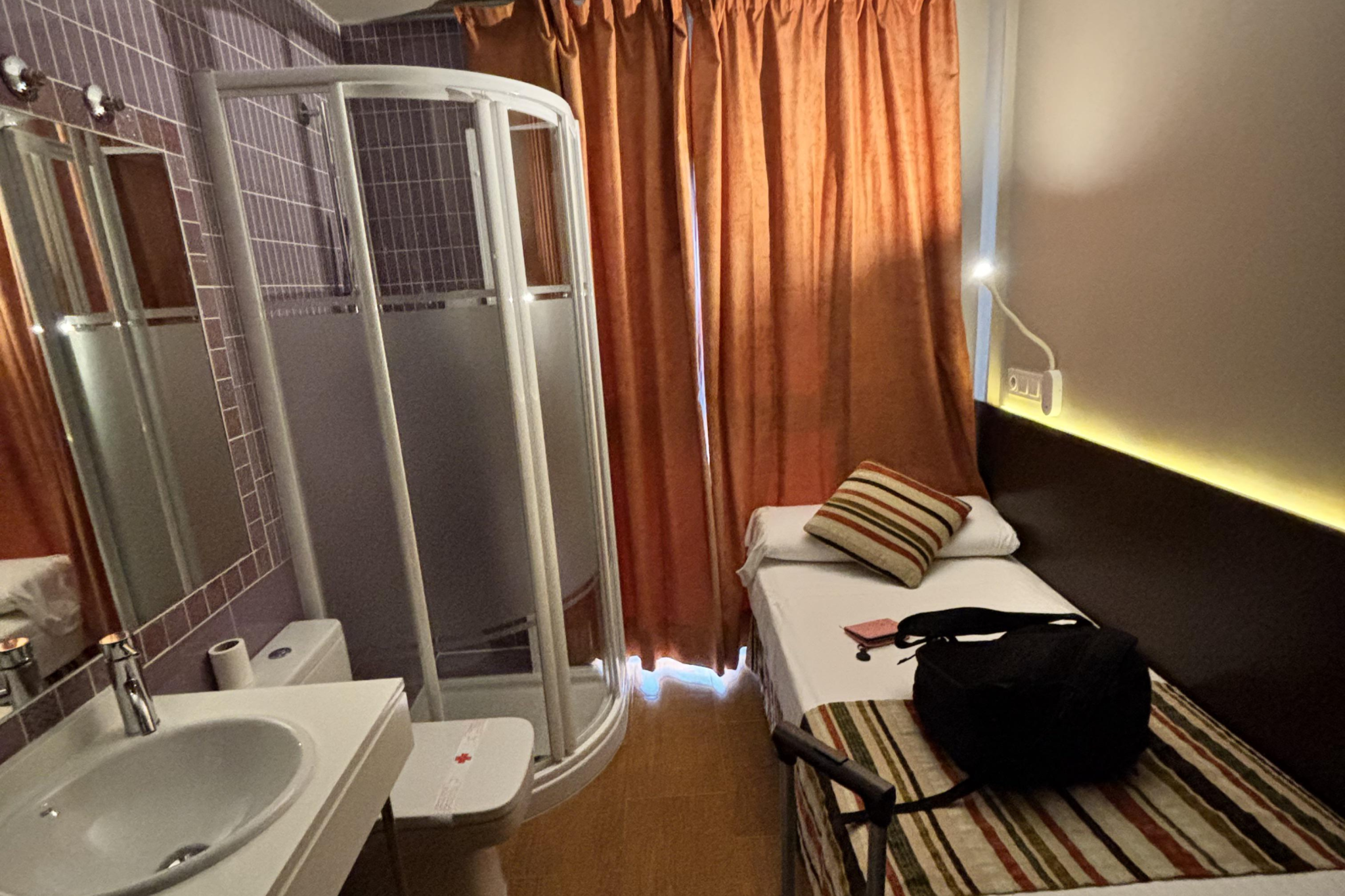 One traveler paid $100 for a hotel room. What she walked into stopped ...