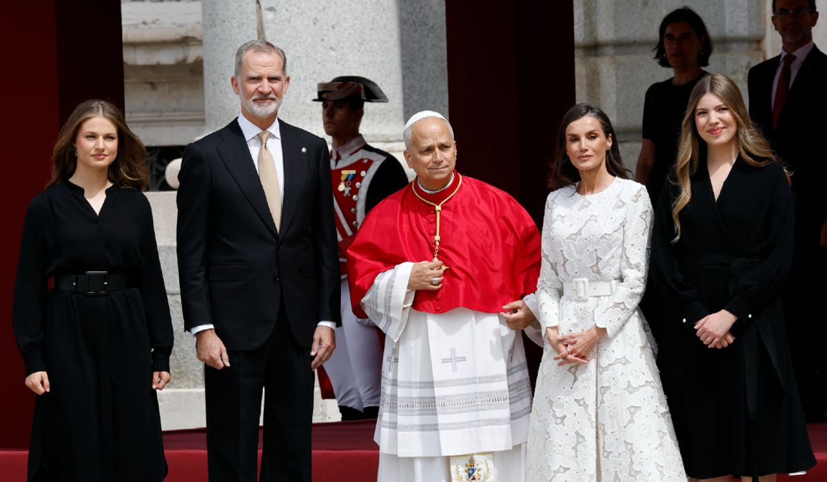 Las mejores imágenes de la visita del papa León XIV en su primer día en ...