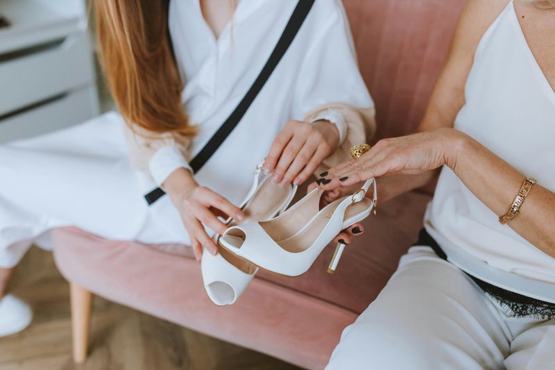 10 things stylish women notice before they compliment an outfit