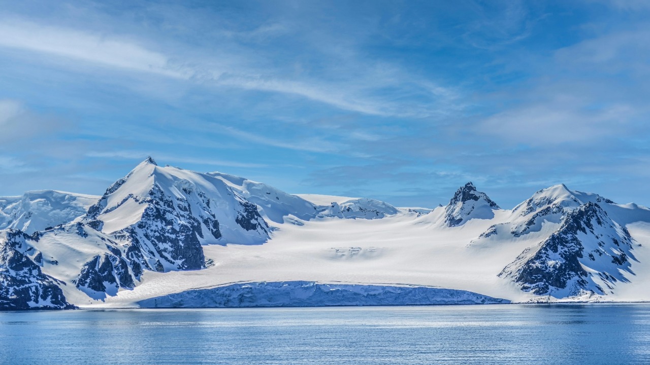 The hidden Antarctic basin may be one of the largest cases of ...