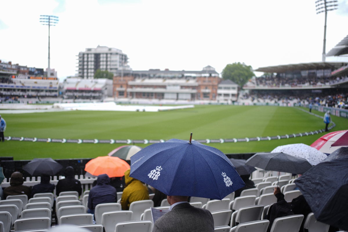 Hussain questions 'bizarre' decision as rain interrupts Lord's Test