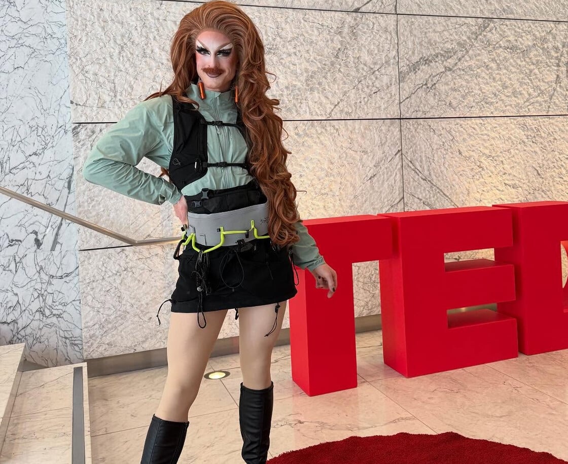 Γιατί η Patagonia μηνύει τη drag queen Pattie Gonia