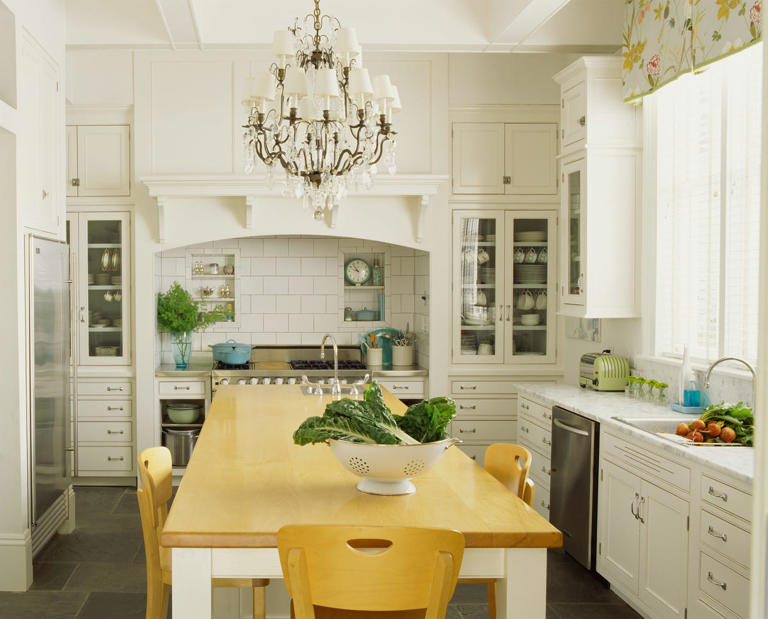 5 antiques that will fly off the shelves this summer