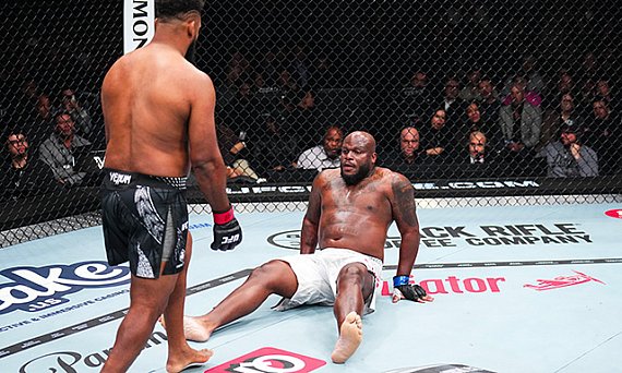 Derrick Lewis reveals health issue that impacted performance in recent ...