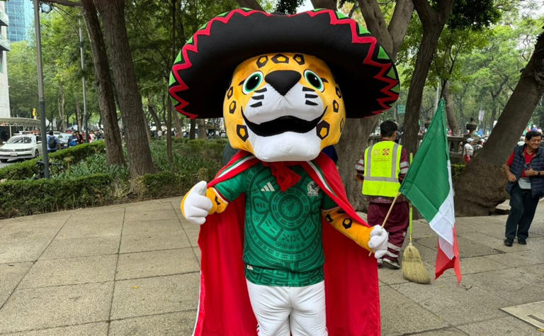 Mundial 2026: CDMX realiza la ola más grande del mundo; recorre Reforma ...