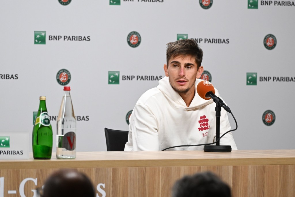 Andre Agassi could not contain his disbelief at Matteo Arnaldi’s ...