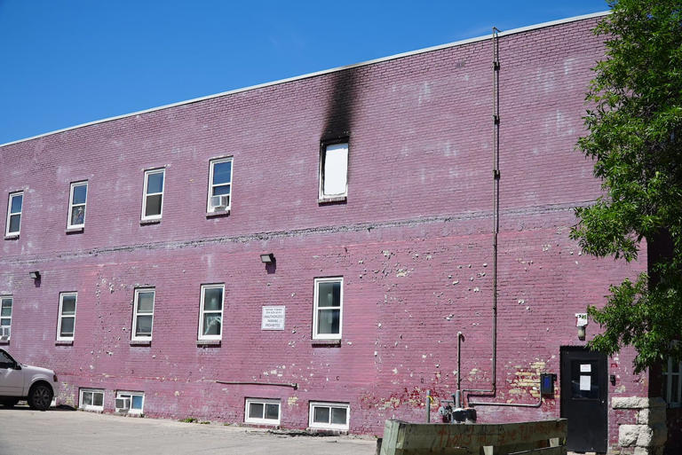 1 person dead, 3 hospitalized after 2 Winnipeg fires between Friday and ...