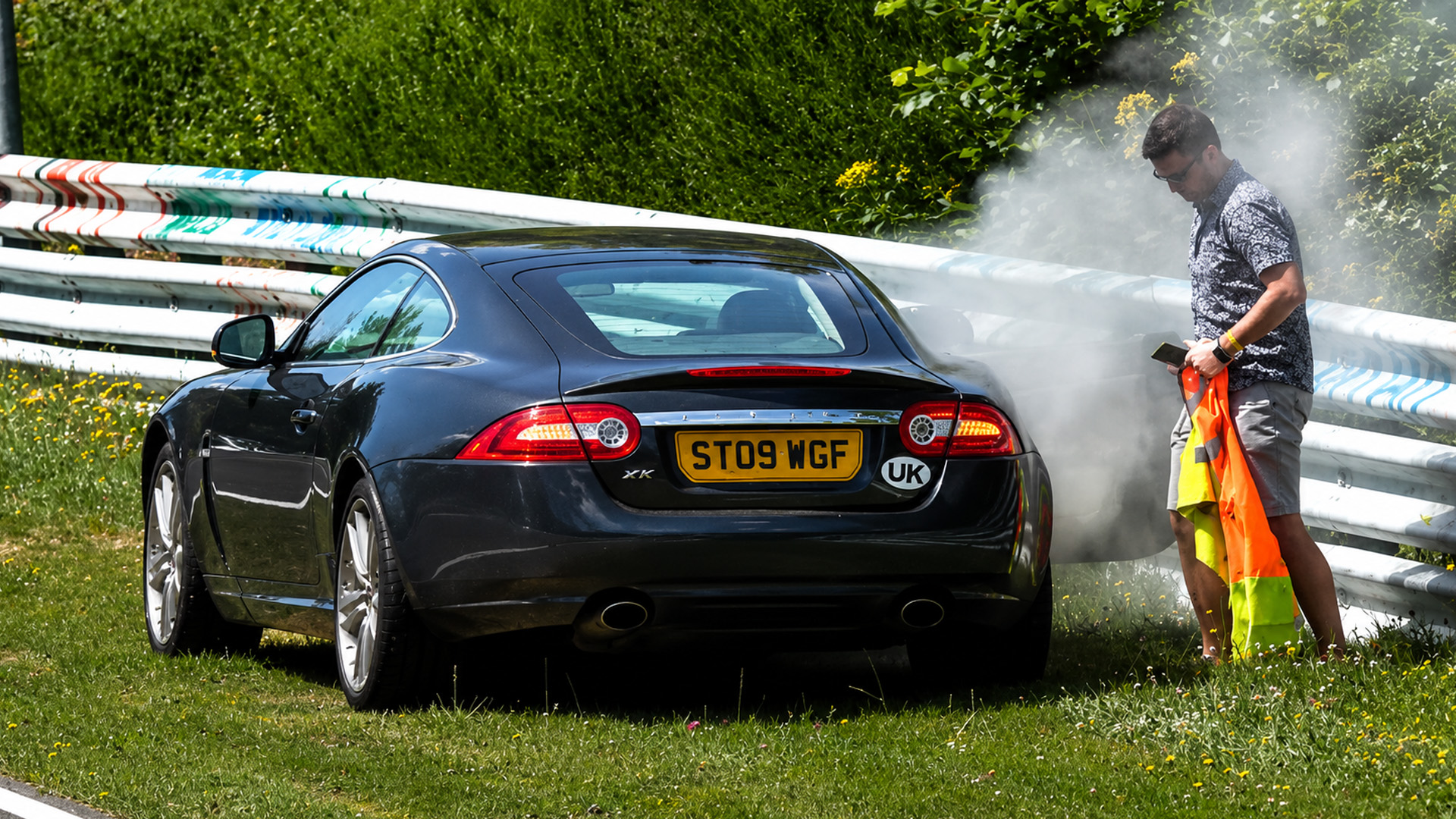 Jaguar XK stops after a scary track moment