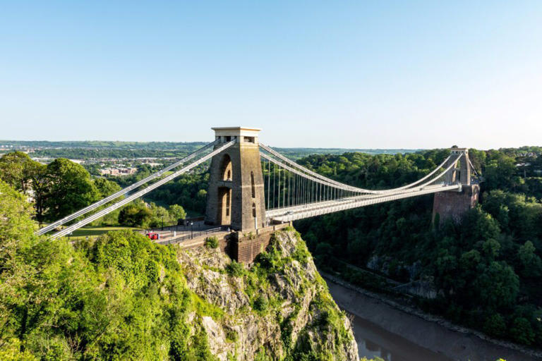 Base jumper leaps off Clifton Suspension Bridge