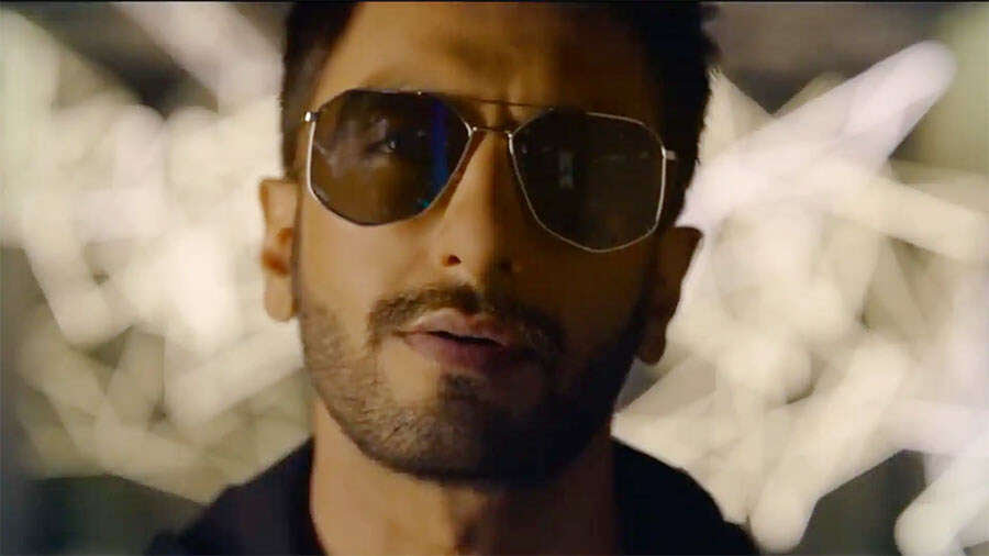 Manoj Bajpayee reacts to FWICE ban on Ranveer Singh: "Hope that the ...