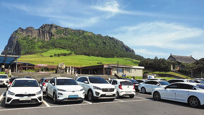 Jeju Island caps rental car discounts at 60% to stabilize prices