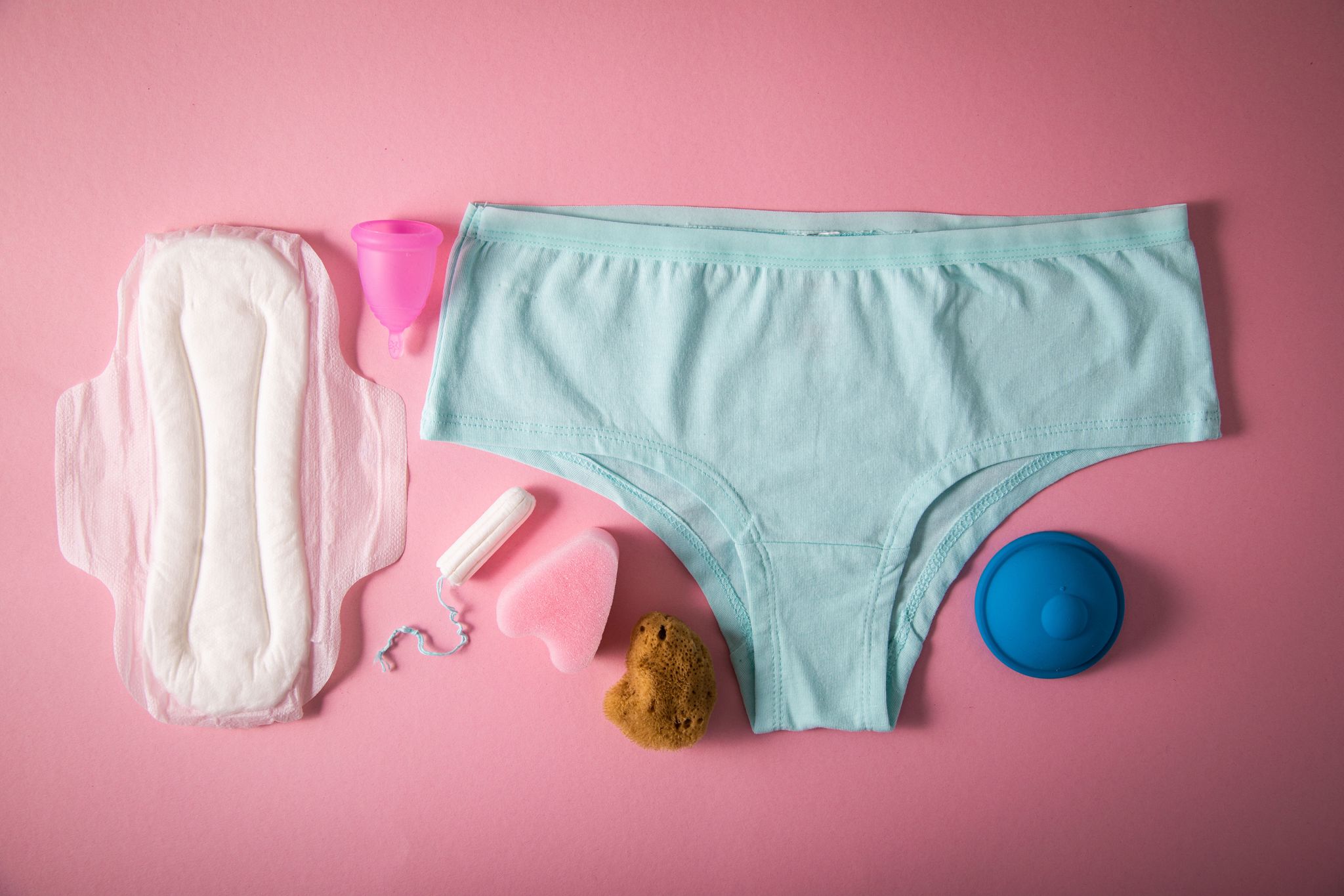 Mythencheck zur Periode: Was bei Tampons, Tassen & Co. gilt