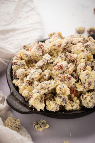 Mandorle Raffaello: 3 ingredienti e pronte in 5 minuti!