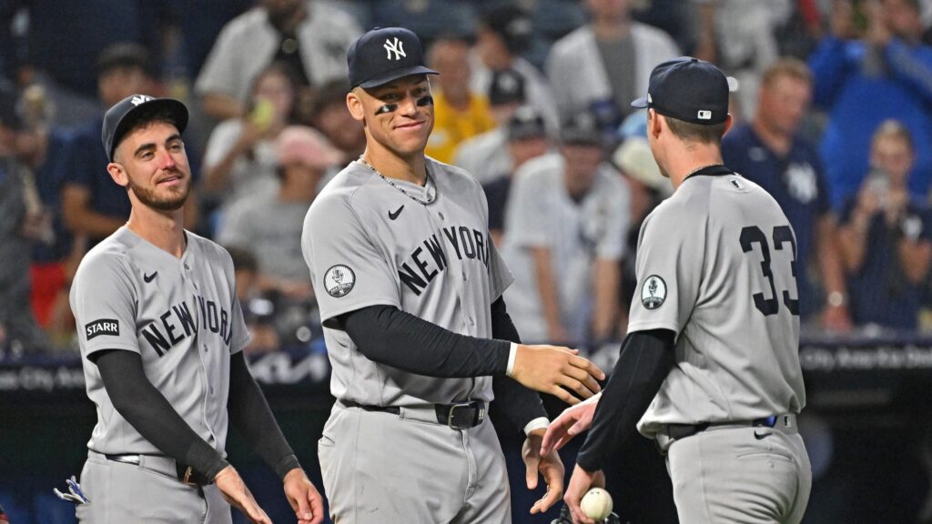 Yankees’ power display defeats Royals 15–1, narrows AL East race to 2.5 ...